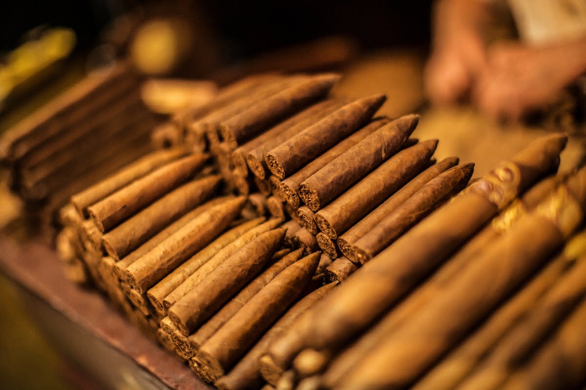 Puro Cigar: Unveiling the Secrets Behind this Exquisite and Authentic Smoke